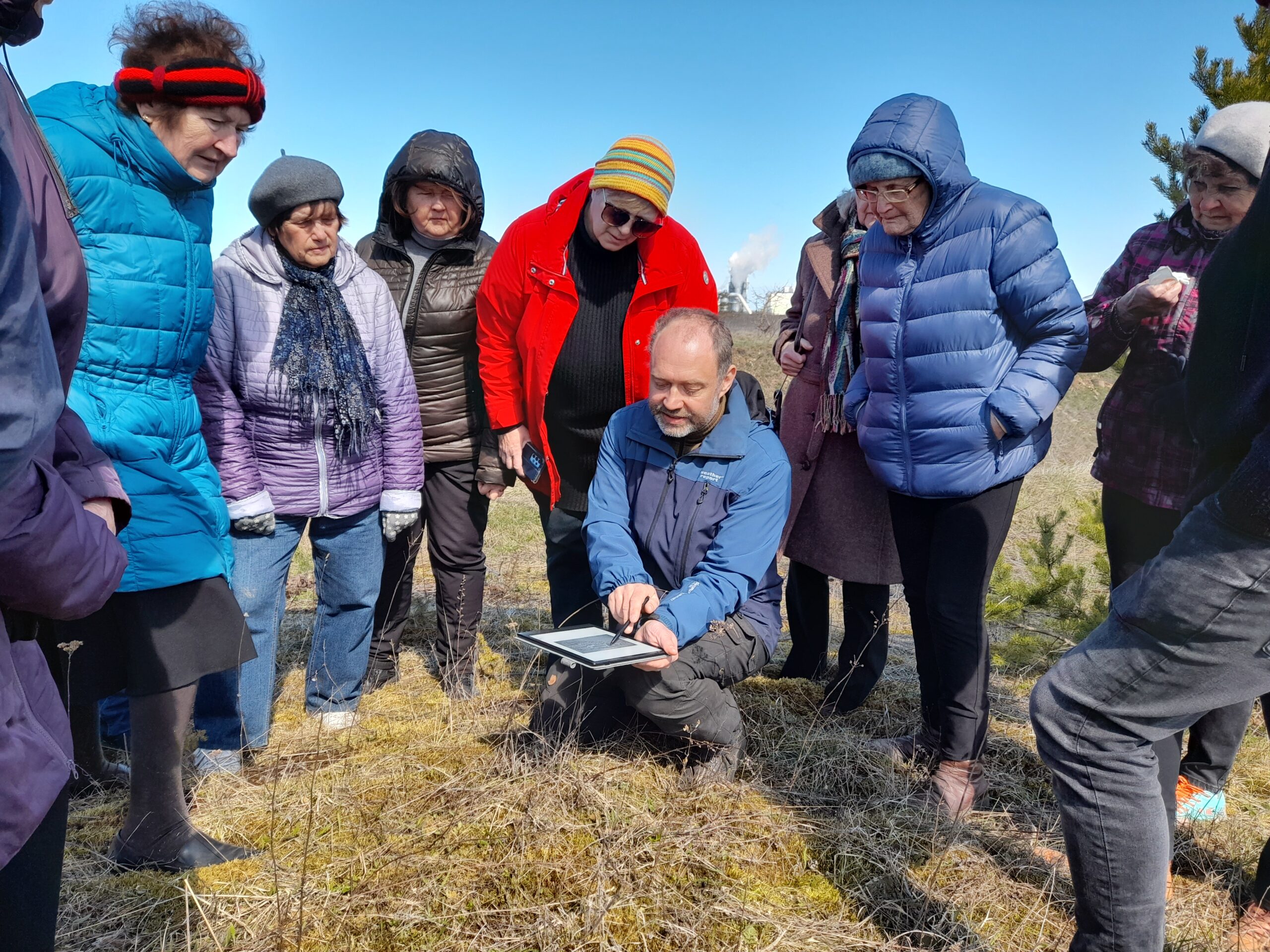 Arheoloog Tõnno Jonuks tutvustas pühapaiku ja kivikalmeid - Kuulutaja